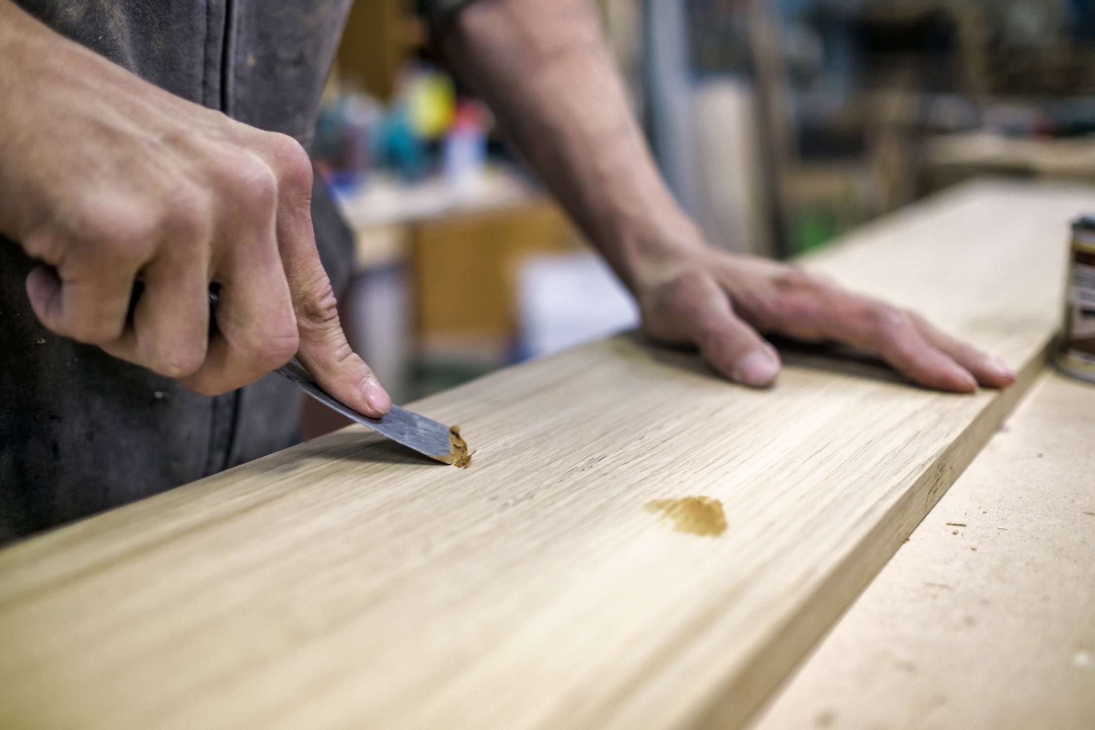 Stucco per legno: come usarlo e quale scegliere (guida ai migliori)